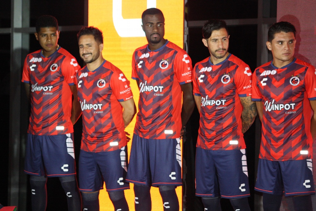 ¡Presentan la nueva piel de los Tiburones Rojos! (FOTOS) - Las ...