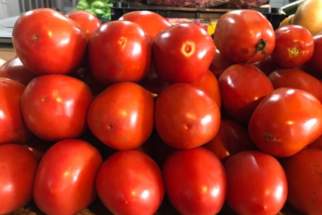 Sube precio del jitomate en mercados de Veracruz - Veracruz - xeu Noticias
